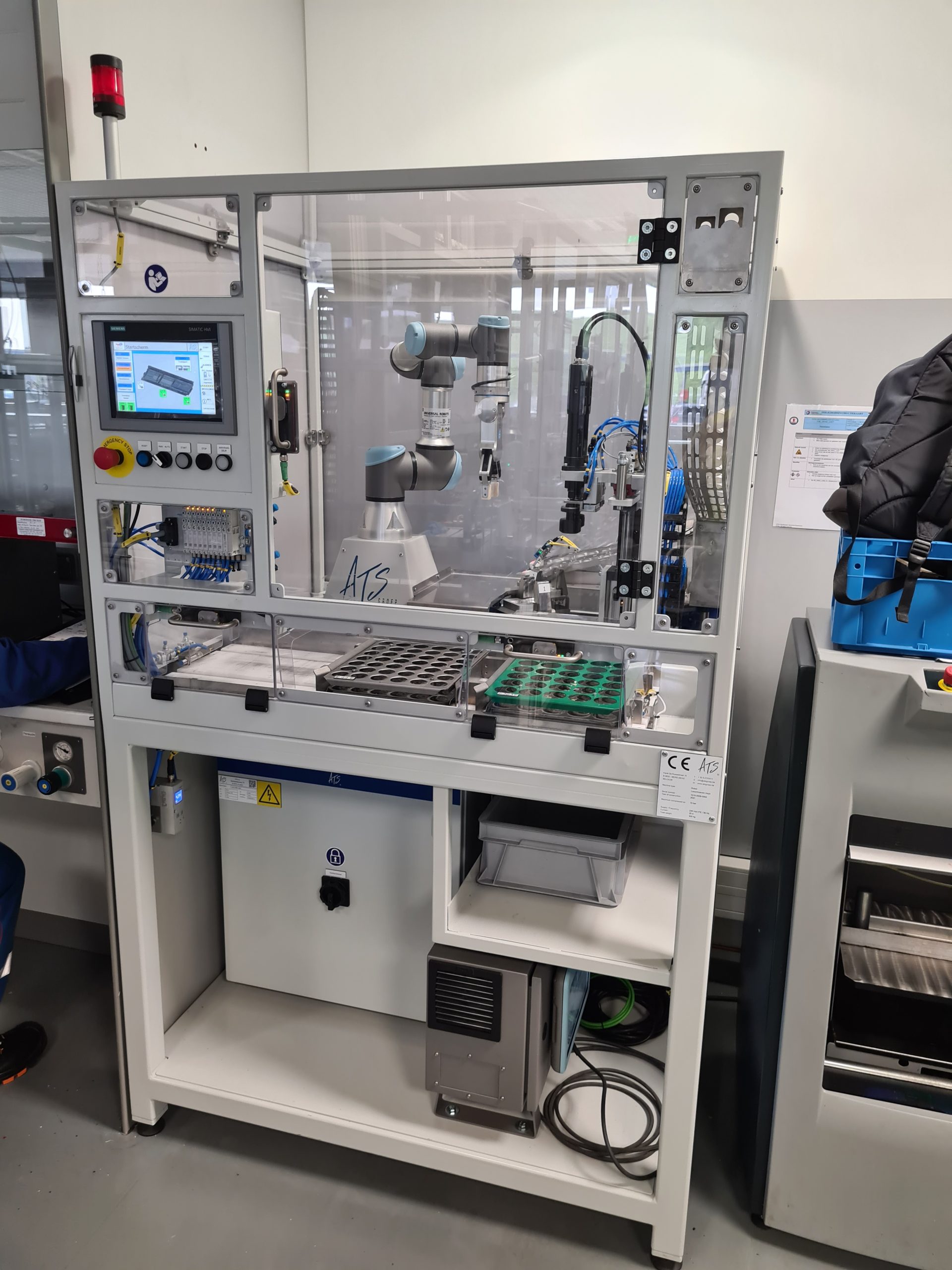 Robot cell with cobot - ATS Group