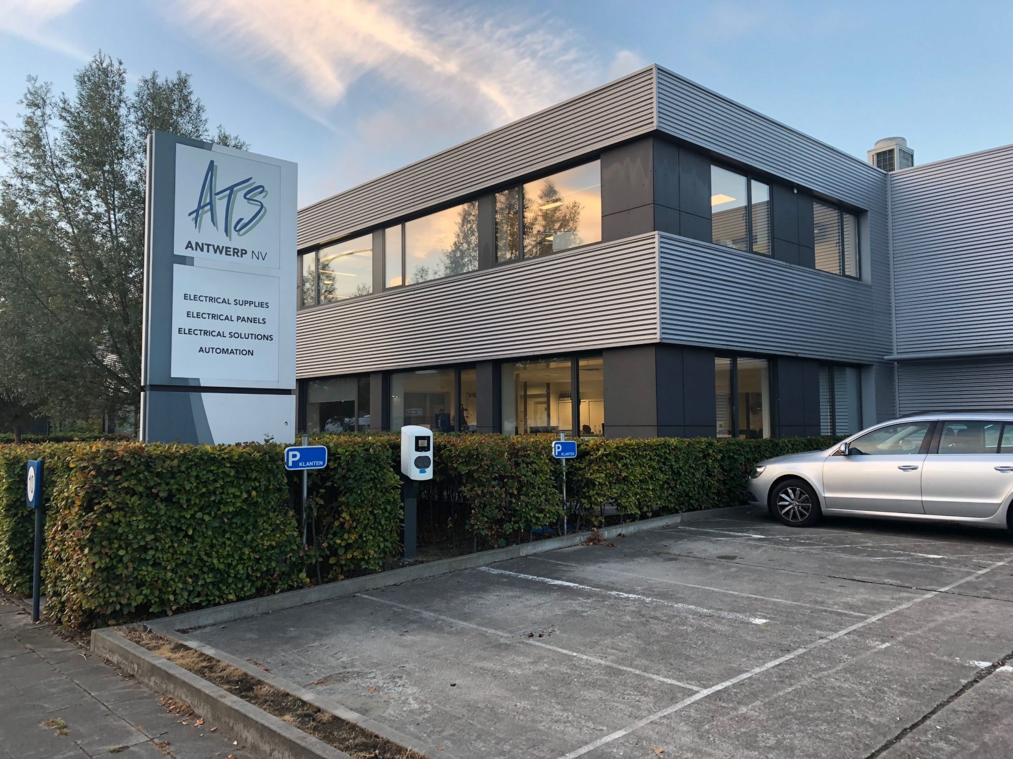 Distribution electrical equipment industry - ATS Group - 5 locations